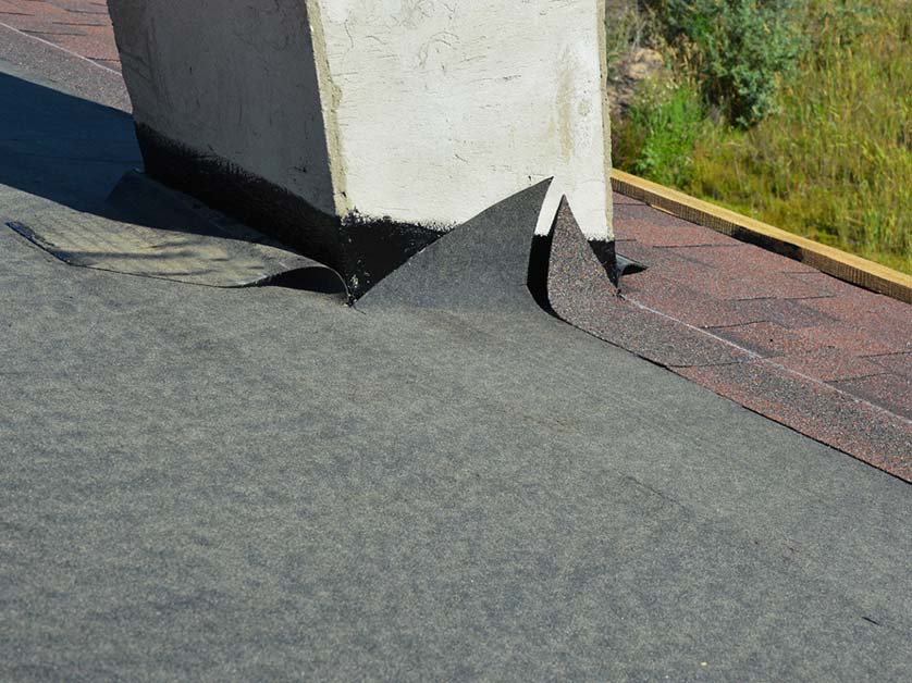Choosing Between Synthetic and Felt Roofing Underlayment
